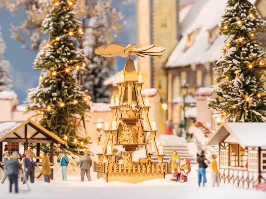 Noch HO 14395 Christmas Tree Pyramid Statue - Laser-Cut Minis Laser-Cu