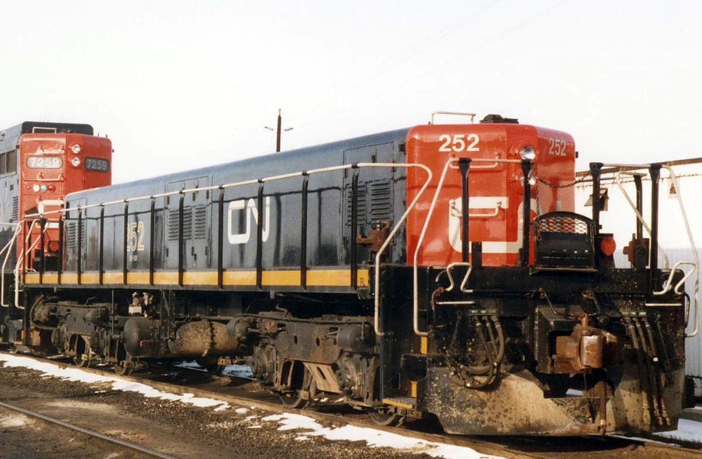 PREORDER Rapido 041018 HO GP9rm Mother & Powered Slug - Standard DC