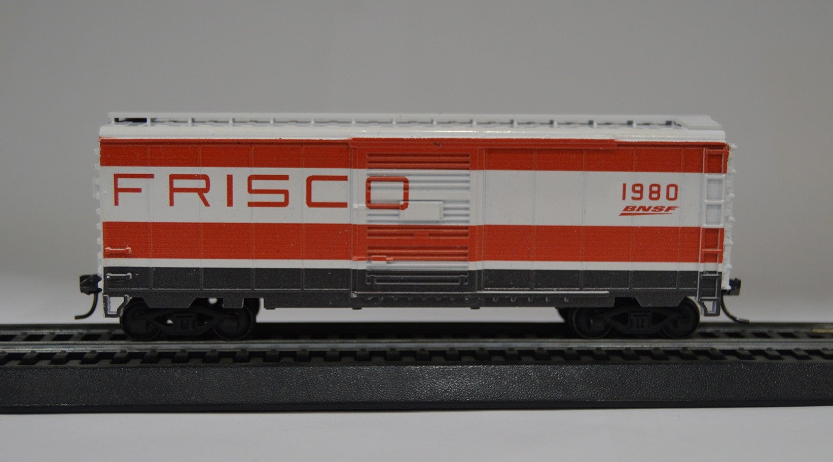 PREORDER Value Trains USA HO 40-210 40' PS-1 Boxcar, St. Louis-San Fra