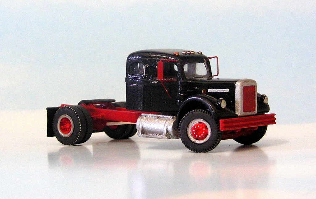 Sylvan Scale Models HO V268 1956-1972 International C-190 Grain Truck